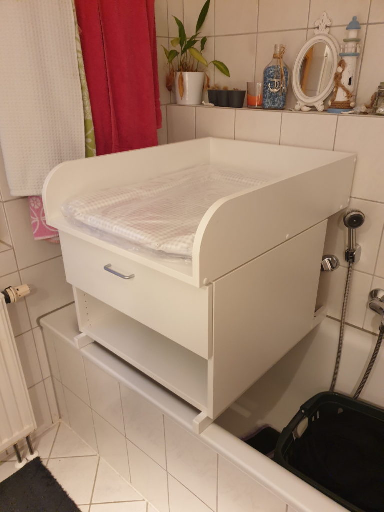 Wickeltisch Fur Badewanne